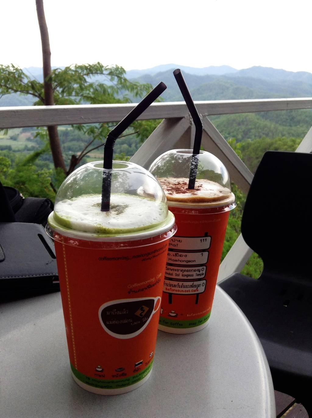 รูป ก่อนตะวันลับแนวเหลี่ยมภูผา