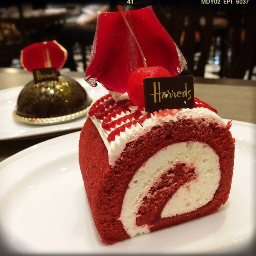 รีวิว BakeCup ตึกรัจนาการสาทร - Harrods Cafe @ EmQuartier - Wongnai