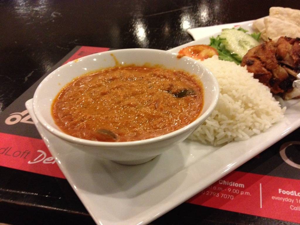 รีวิว Food Loft Central World - อาหารราคาค่อนข้างแรง แต่บรรยากาศสบายๆ ...