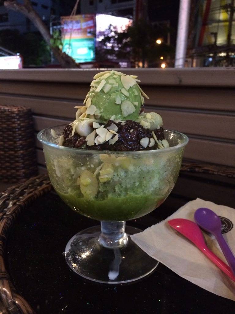 รีวิว Full Moon Bakery House Korean Town - บิงซู ร้านโปรดดดดด