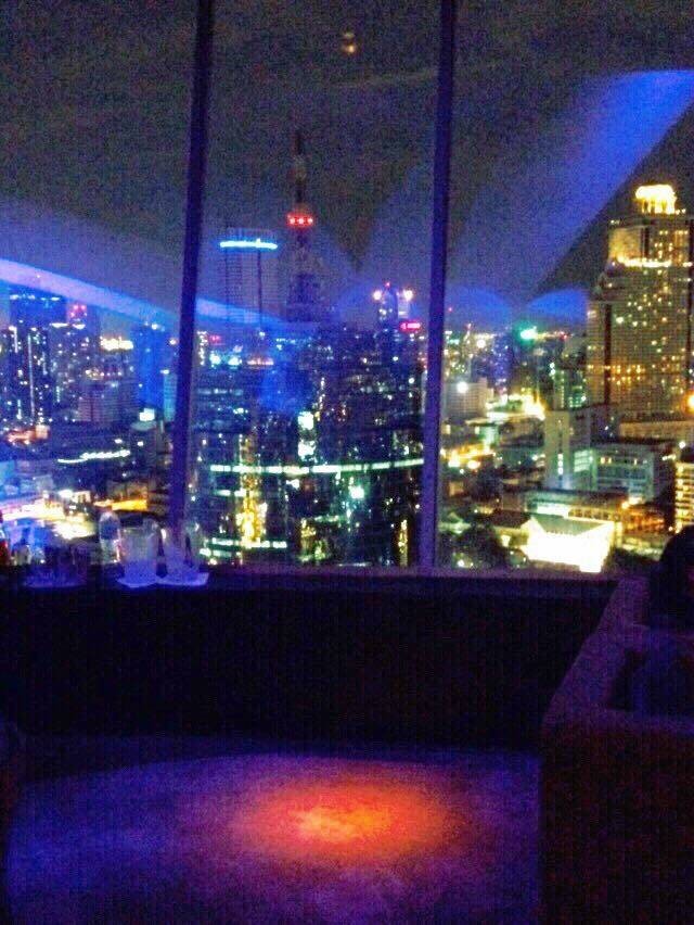 รีวิว Three Sixty Lounge Millennium Hilton Bangkok Hotel - จิบไวน์ ฟัง ...