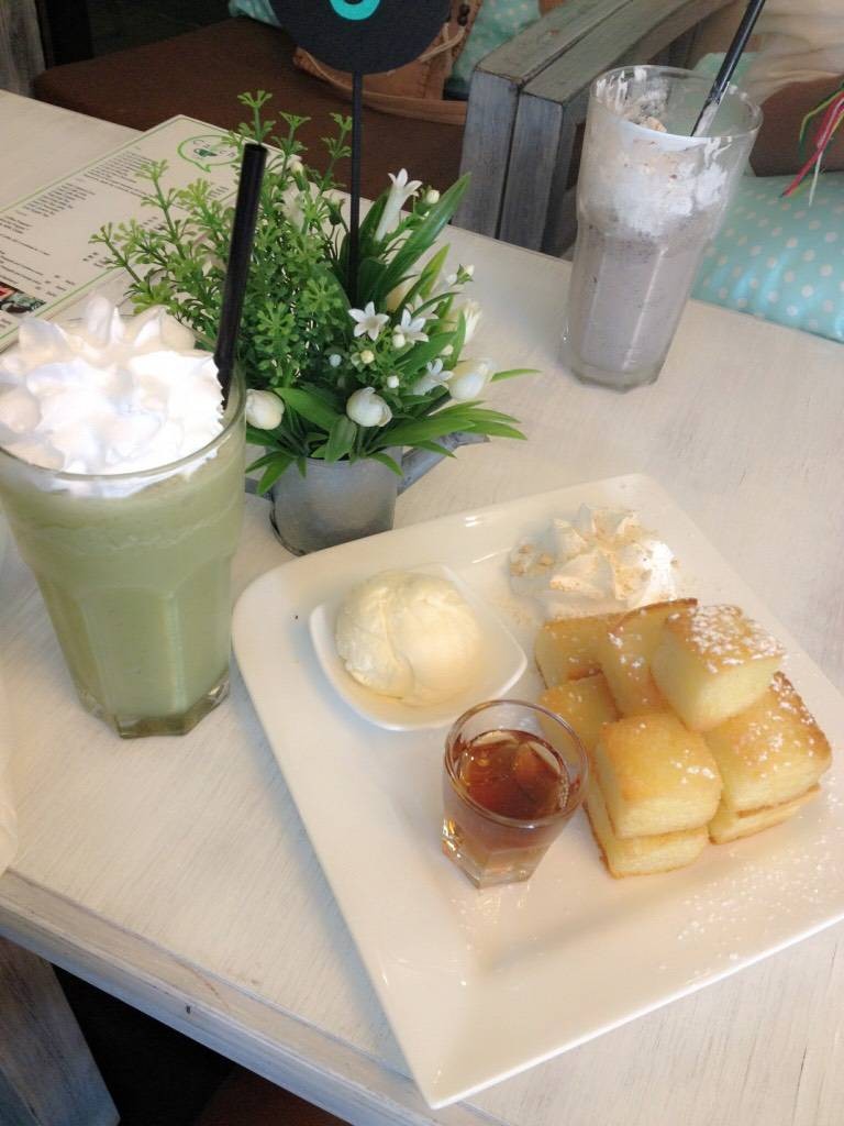 รีวิว Catch Up Cafe - ร้านขนมเล็กๆ ใต้ล็อบบี้โรงแรม ในซอยลาดกระบัง