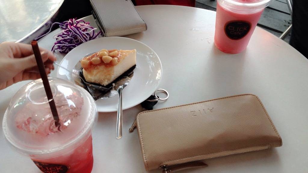 รีวิว Click Cafe' - ร้านนั่งชิลสุดๆ ของบางแสน