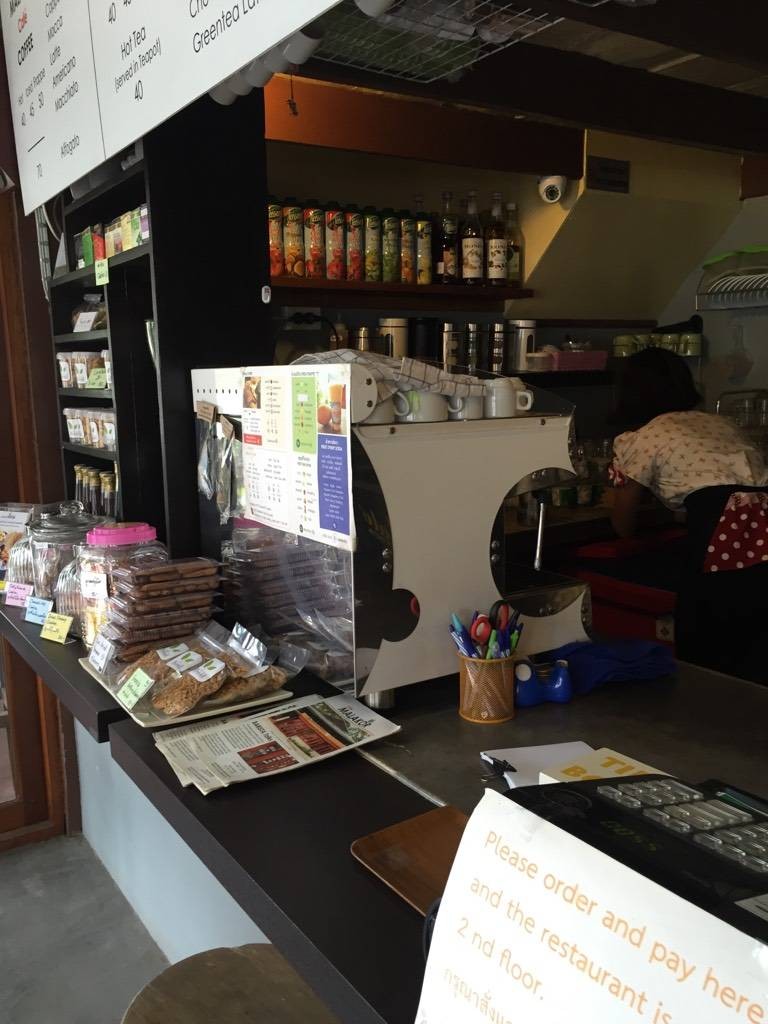 รีวิว Malakor Kitchen and cafe - กาแฟโอเคแต่คุกกี้ยังได้อีก