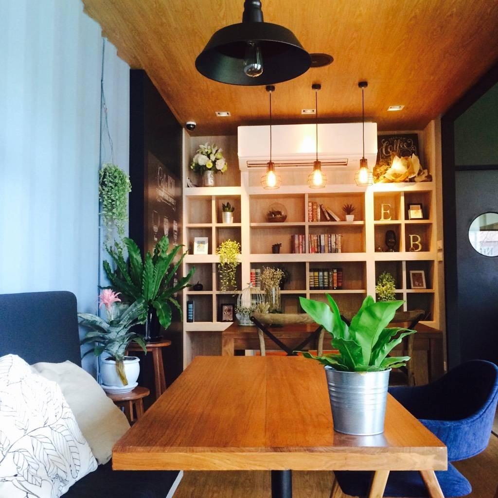 รีวิว EARLY BIRD Coffee & Dessert Bar - ร้านกาแฟเล็กๆเปิดใหม่ กาแฟดี