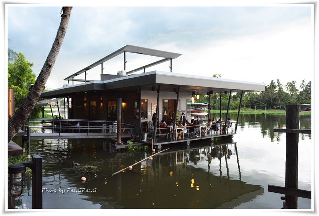รีวิว RIVA Floating Cafe ปานเทวี ริเวอร์ไซด์ รีสอร์ท แอนด์ สปา - ร้าน ...