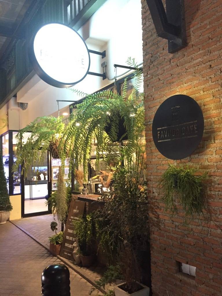 รีวิว FAVOUR CAFE' - Favour Cafe ร้านกาแฟเล็กๆ ณ ท่ามหาราช