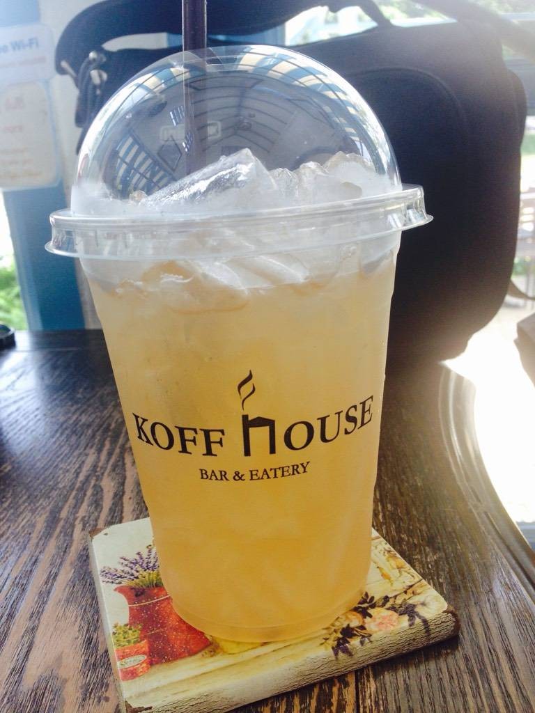 รีวิว Latte Coffee House จันทบุรี - บรรยากาศดี มีมุมถ่ายรูปเพียบ