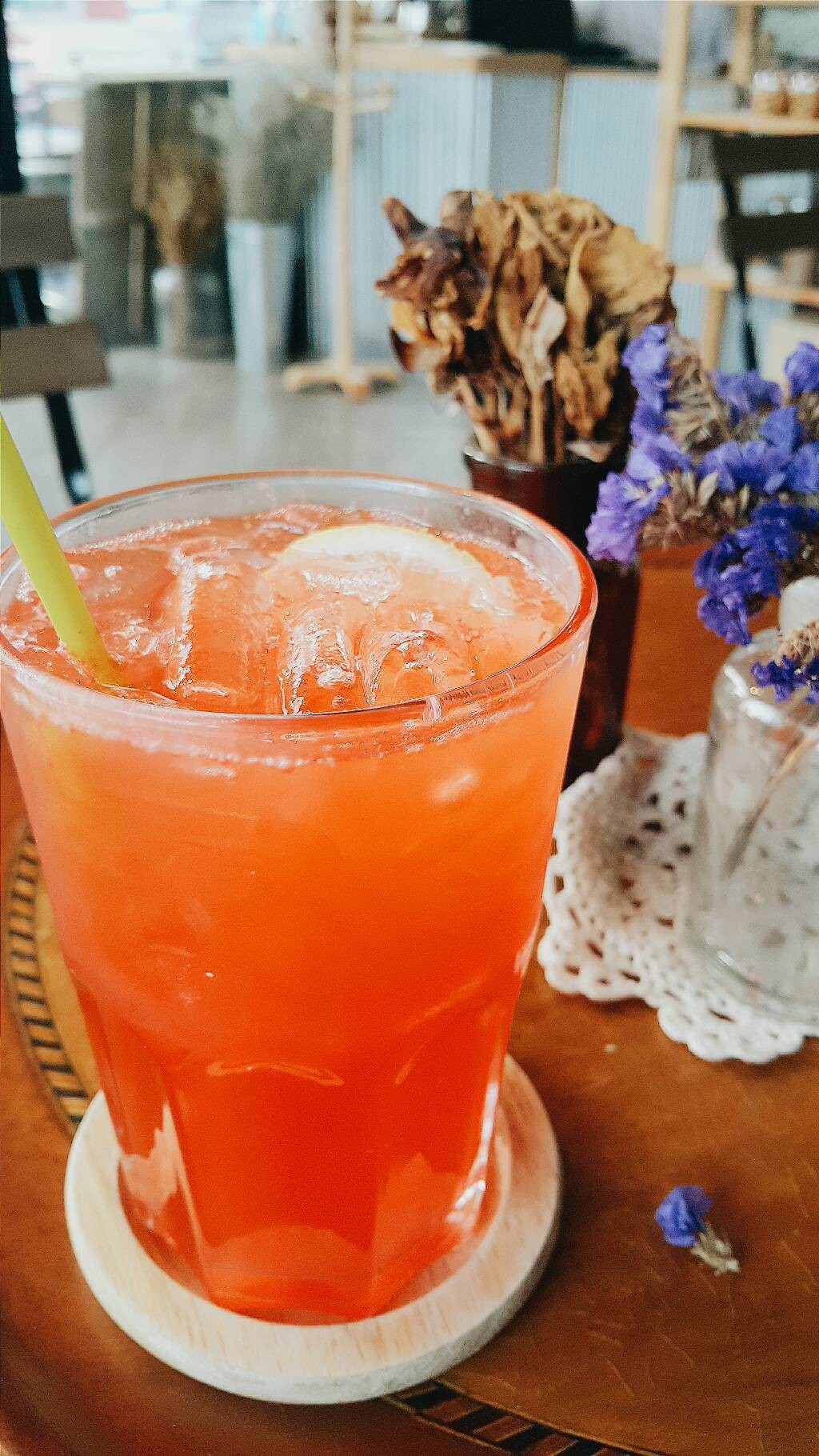 รีวิว Launch Cafe - Launch Café คาเฟ่นั่งสบายๆถ่ายรูปสวยๆ