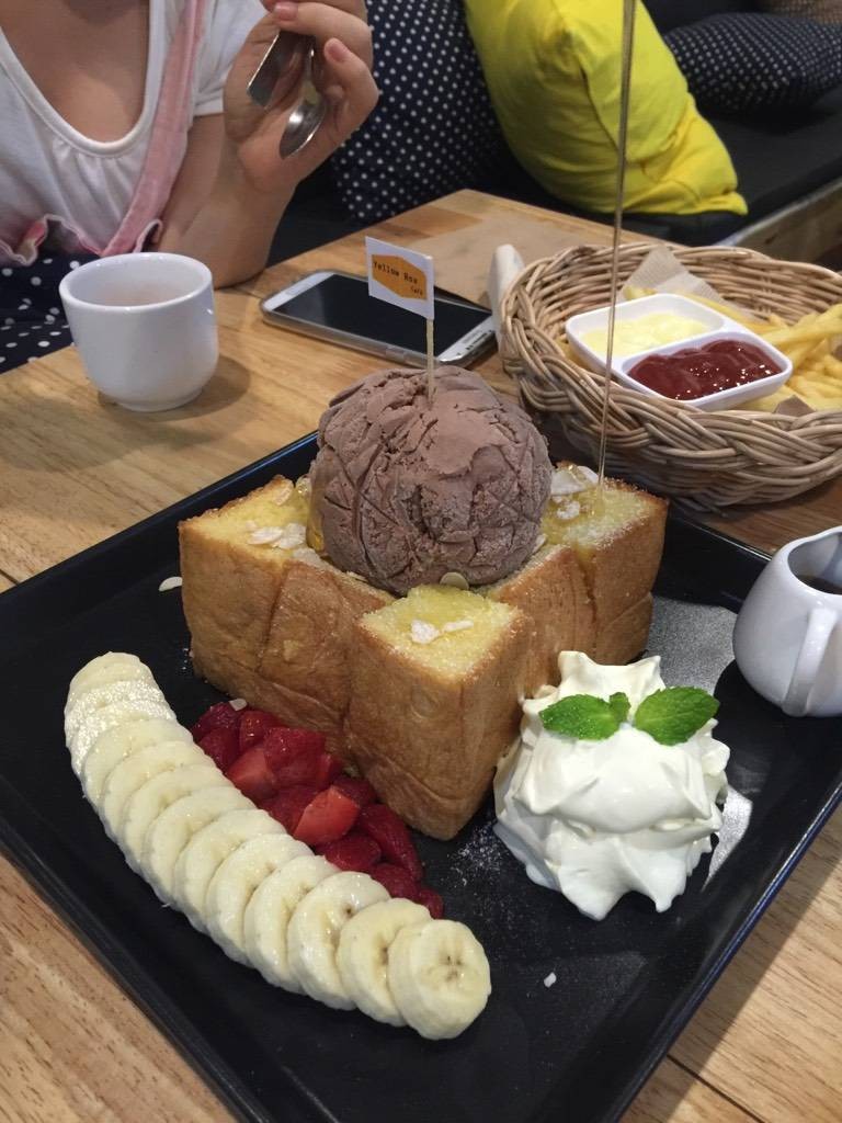 รีวิว Yellow Box Cafe เชียงราย - อร่อย สะอาด น่านั่ง เมนูเยอะ
