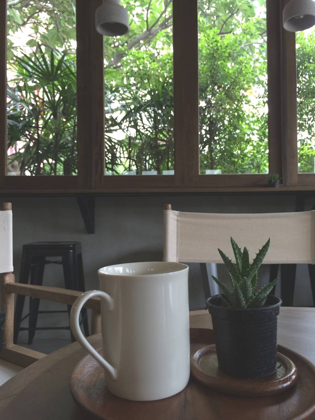 รีวิว Slow Cafe By Room111 - ร้านกาแฟสุดชิล ในย่านสีลม - Wongnai