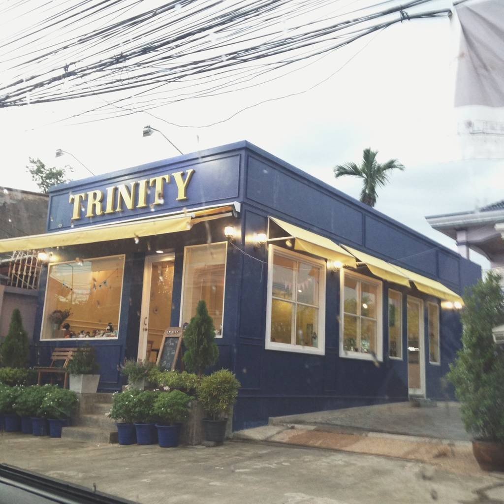 รีวิว TRINITY CAFÉ - ร้านเล็กๆเปิดใหม่ บรรยากาศข้างนอกเหมือนยุโรป แต่ ...