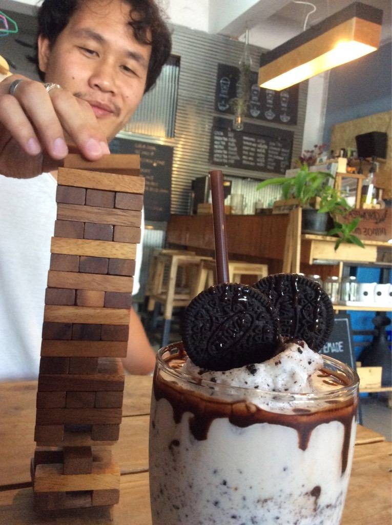 รีวิว KLOMCAFE - กาแฟอร่อย ขนมเค้กห้ามพลาด พนักงานน่ารัก - Wongnai