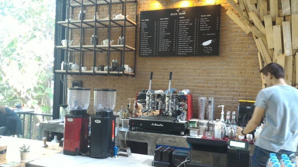 รีวิว BEGIN AGAIN Cafe' - บรรบากาศน่านั่ง