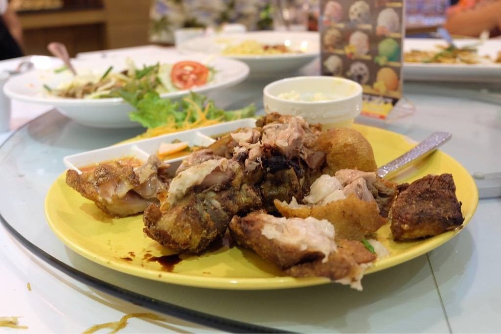 รีวิว Faroh House Restaurant & Wine - German Pork Leg 🐽 - Wongnai