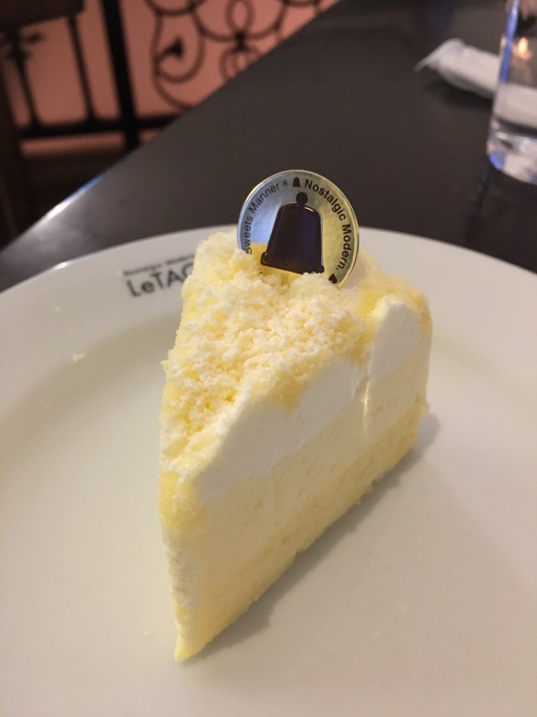 รีวิว Cafe LeTAO - ชีสเค้กอร่อย ชั้นบนสุดถ่ายรูปวิวจากมุมสูงได้