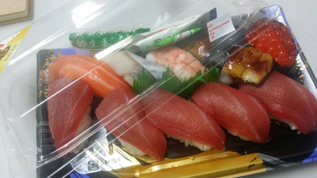 รีวิว Sushi ryu The Emporium - แซลมอนของโปรด ที่พกพาความสดกลับบ้านได้!