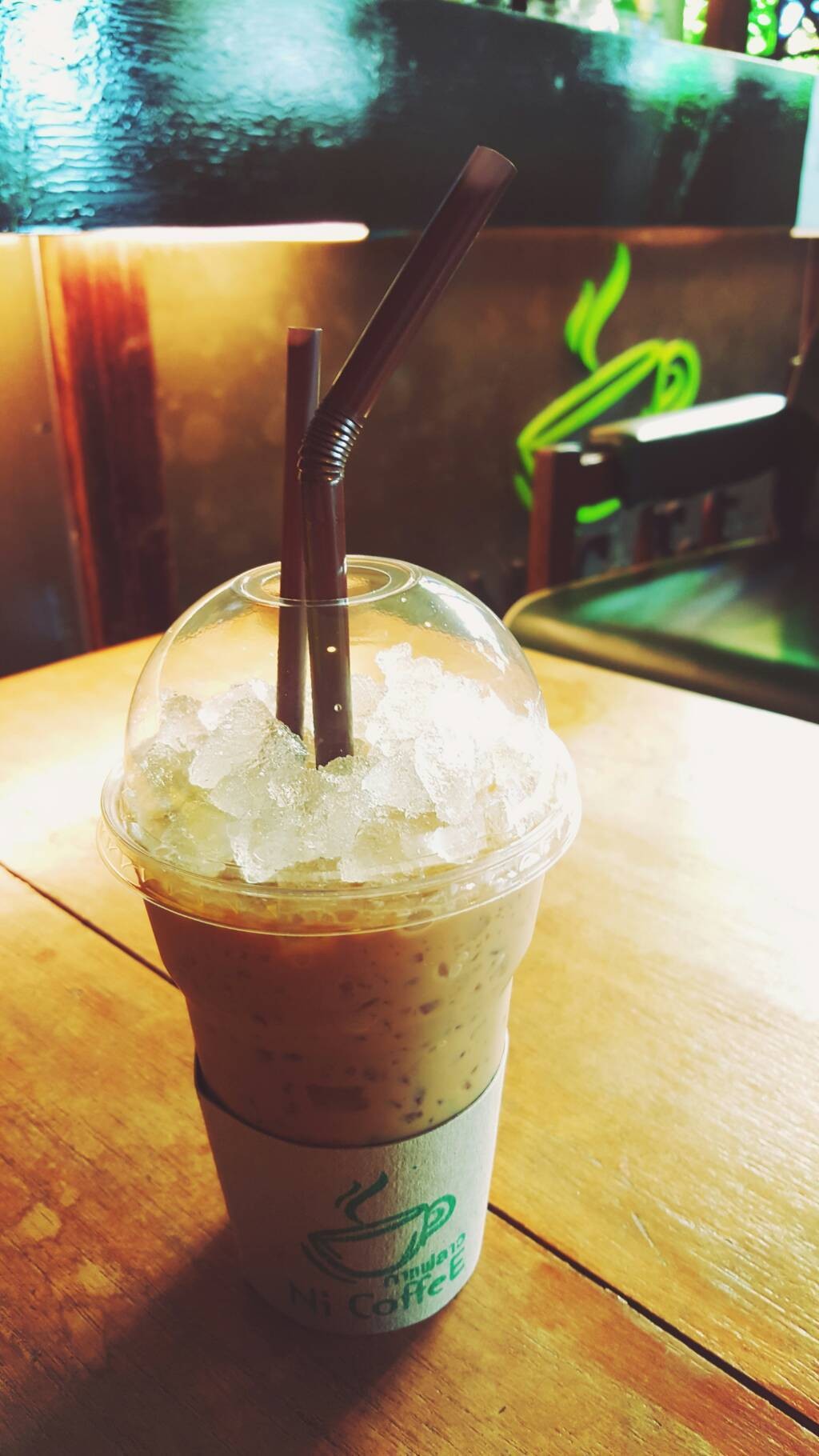 รีวิว Ni CoffeE กาแฟลาว - กาแฟเยี่ยม ร้านสวย Vintage style ใช่เลย