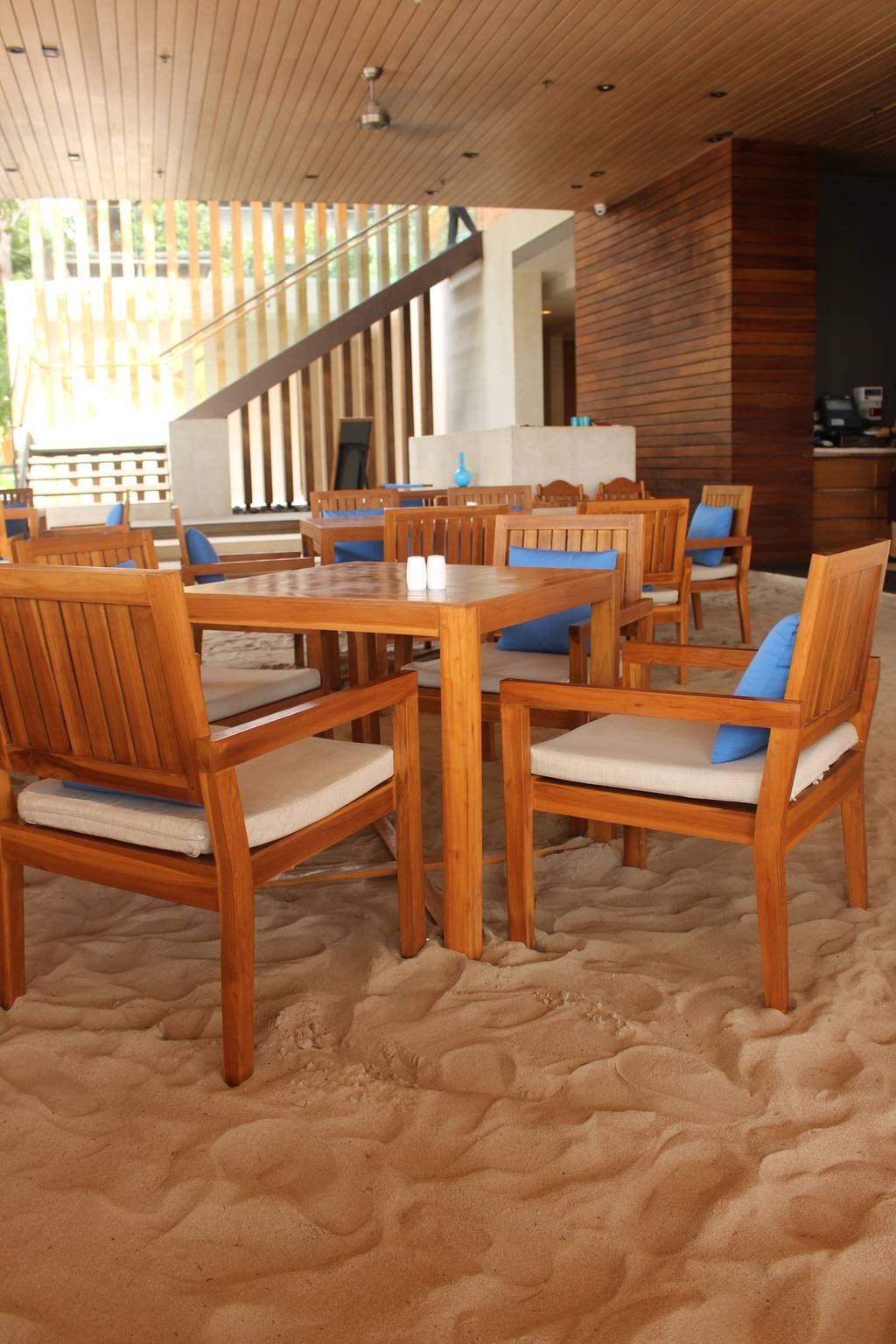 รีวิว Sand Box Restaurant and Bar - ปากทานข้าว เท้าย่ำทราย สบายอารมณ์