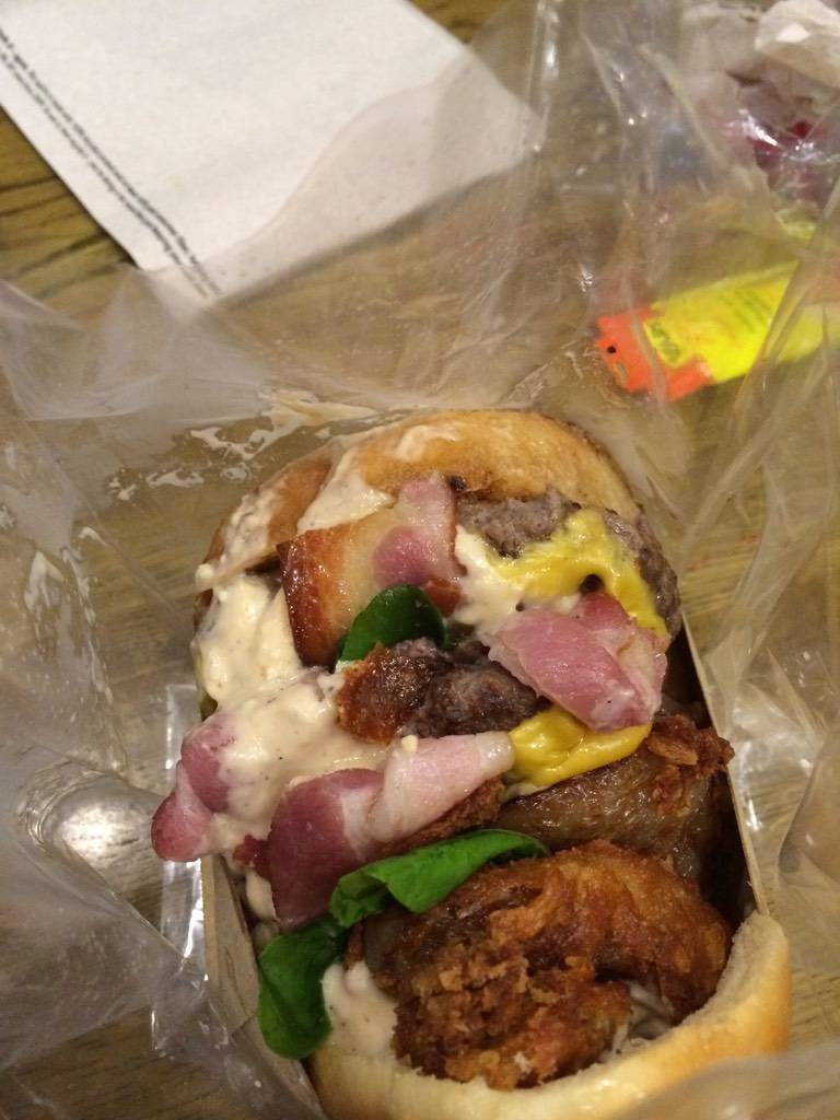 รีวิว Mother Trucker Burger - ราคาใหญ่ตามขนาด