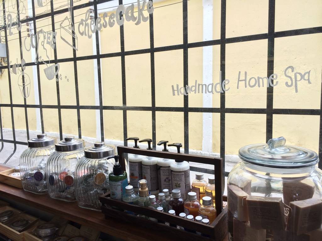 รีวิว Unbranded Cafe at Phranakorn-Nornlen Hotel - ๊Unbranded cafe คาเฟ ...