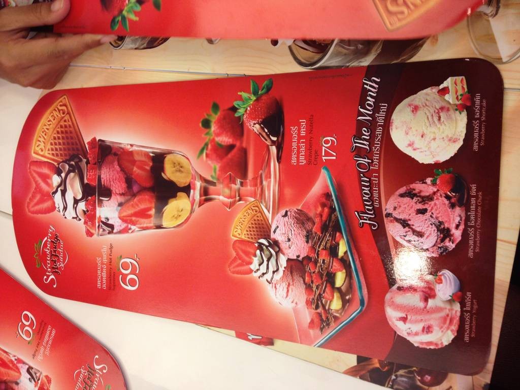 รีวิว Swensen's ROBINSON BANGRAK - I love strawberry combine with ...