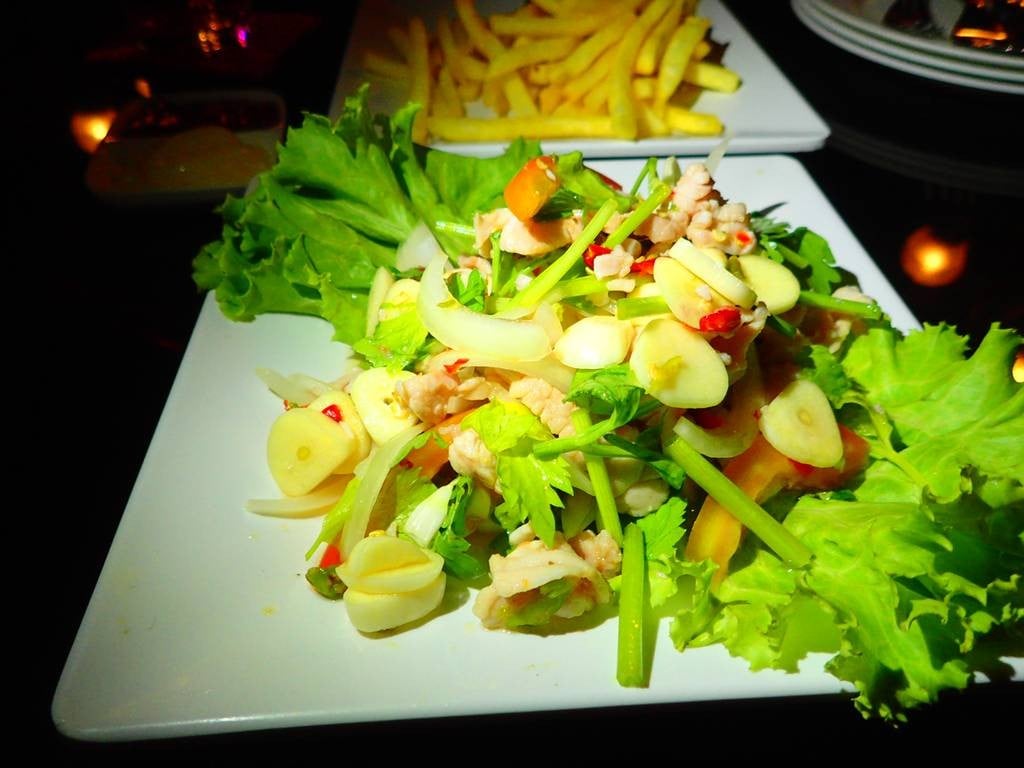 รีวิว Orbit pub - ผับดังใจกลางเมืองจันทร์