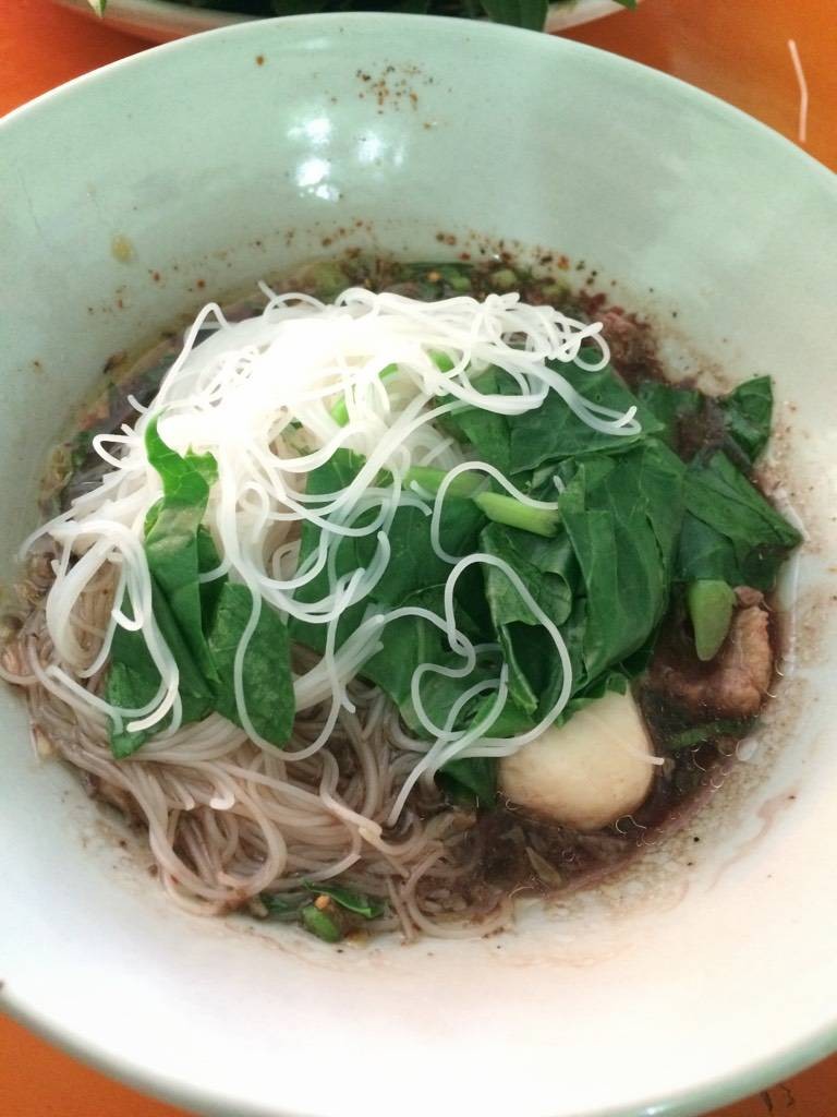 รีวิว ก๋วยเตี๋ยวเรือลืมอิ่ม - รสชาติโอเค แต่บริการยังไม่ดีเท่าที่ควร