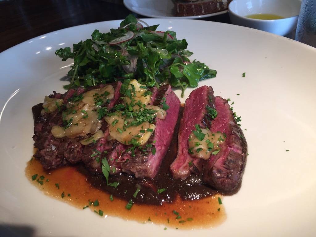 Flank, Burnt Onions And Bone Marrow ร้าน Burnt Ends