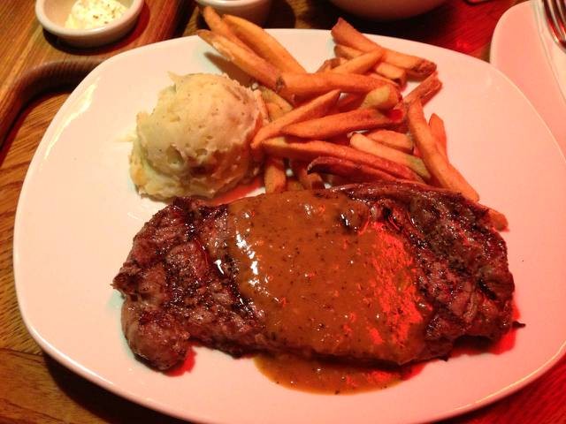 สเต๊กเนื้อ • เนื้อนุม ไม่เหนียว สั่งแบบ midium rare ร้าน Outback ...