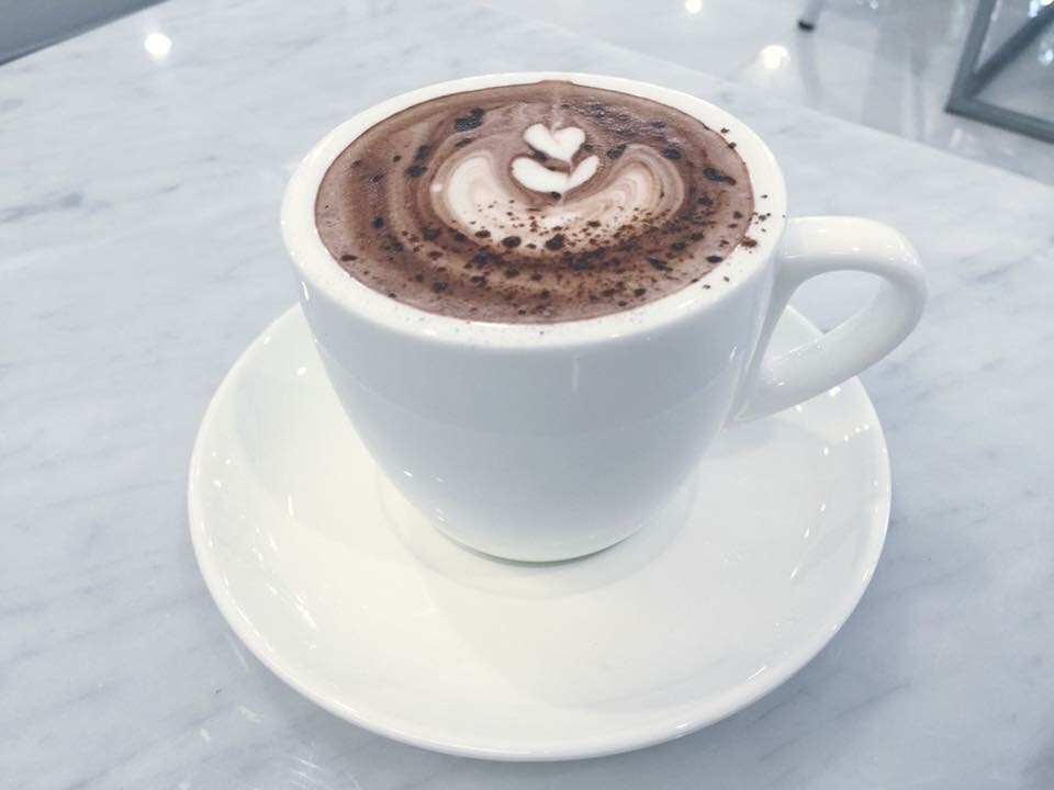 รีวิว Define Cafe พระราม 3 - กาแฟเย็นอร่อยมาก ร้านสีขาวถ่ายรูปสวย - Wongnai