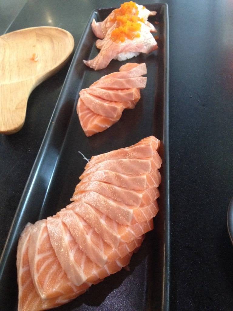 รีวิว FUKU INTOWN เจริญนคร 15A - แซลมอน บุฟเฟ่ สดใหม่