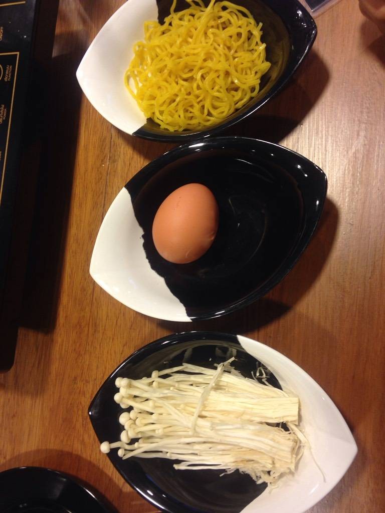 เข็มทอง • 25 บาท ร้าน พ๊อตโตะ ชาบู Potto Hot Pot Master - Wongnai