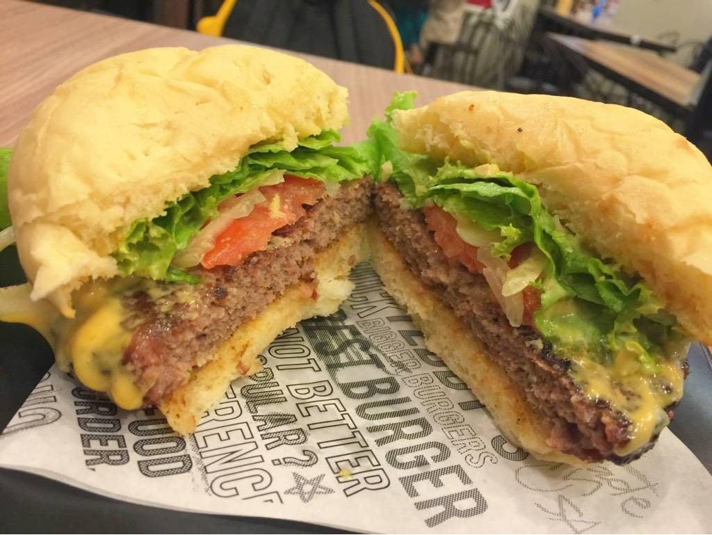 Teddy's Original Burger ร้าน TEDDY's Bigger Burgers Gateway เอกมัย ...