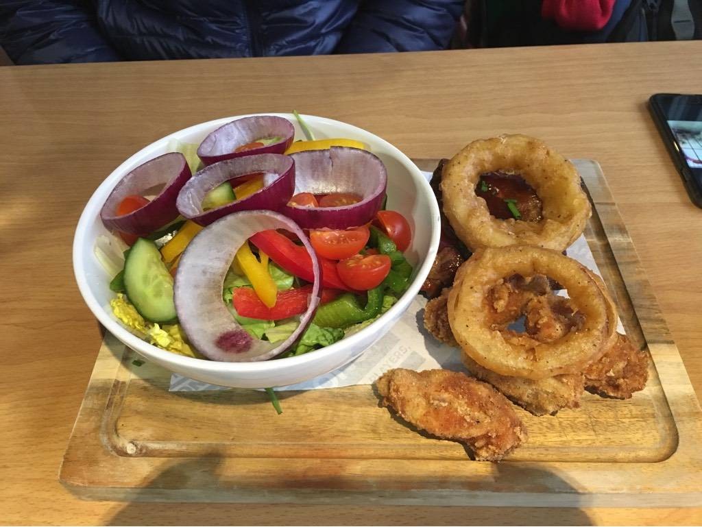 ร้าน Red Cafe at Old Trafford | รีวิวร้านอาหาร - Wongnai