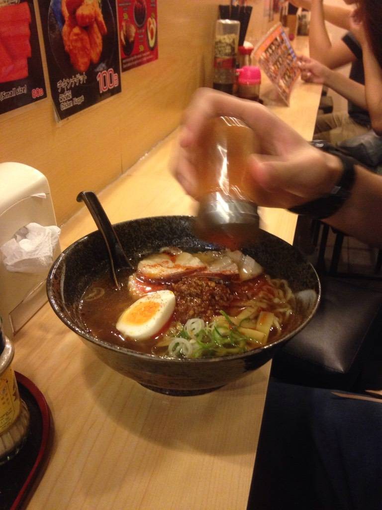 รีวิว โทมาโตนู้ดเดิ้ล ซอยธนิยะ - อร่อย บริการน่ารัก เล็กๆ เป็นกันเอง