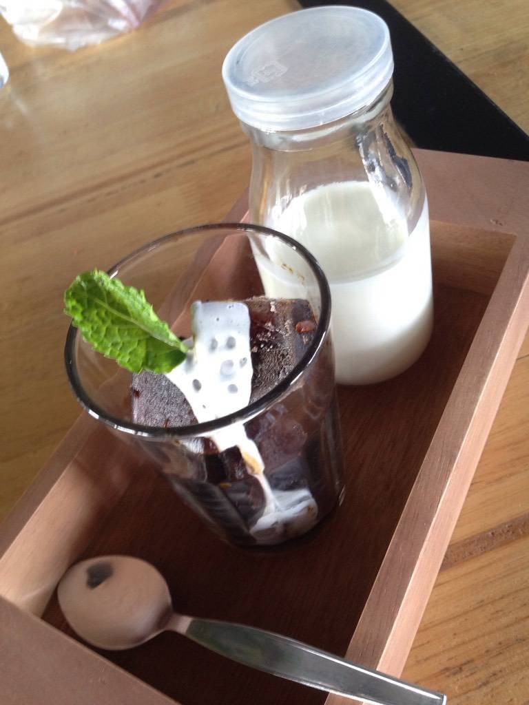 รีวิว INBOX Car & Coffee - กาแฟอร่อย ร้านน่านั่ง พนักงานบริการดีมาก