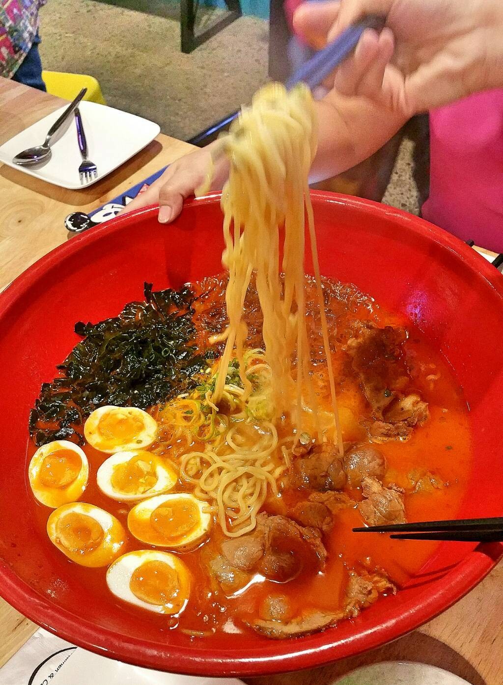 รีวิว Mashi Ramen & Curry เดอะสตรีท รัชดา - ราเมนกะละมัง..อิ่มยันรุ่น ...