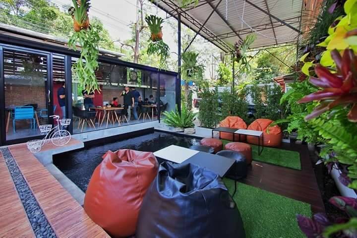 รีวิว Cafe'35 Pattaya - นั่งชิว จิบเครื่องดื่มเย็นๆ อาหารอร่อย