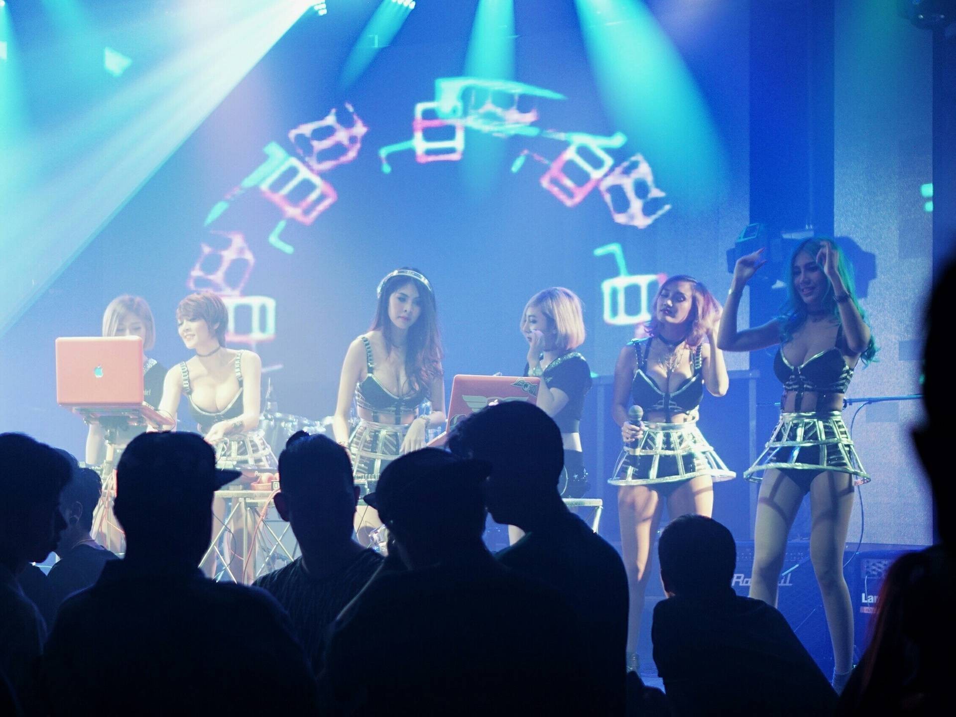 รีวิว MUZE CLUB - บรรยากาศดี เพลงสนุก วงเล่นสดจัดเต็มมาก!!