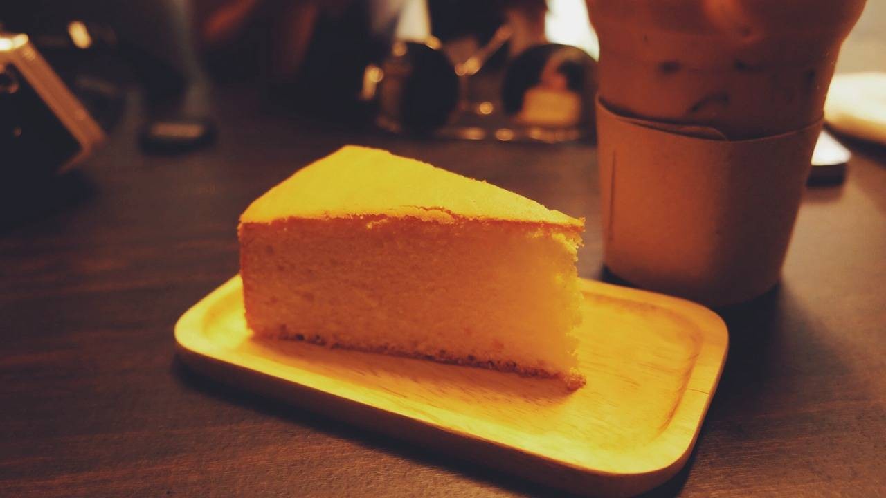 รีวิว FEEL SO GOOD CAFE - บรรยากาศสบาย เจ้าของร้านเป็นมิตร กาแฟดี เพลง ...