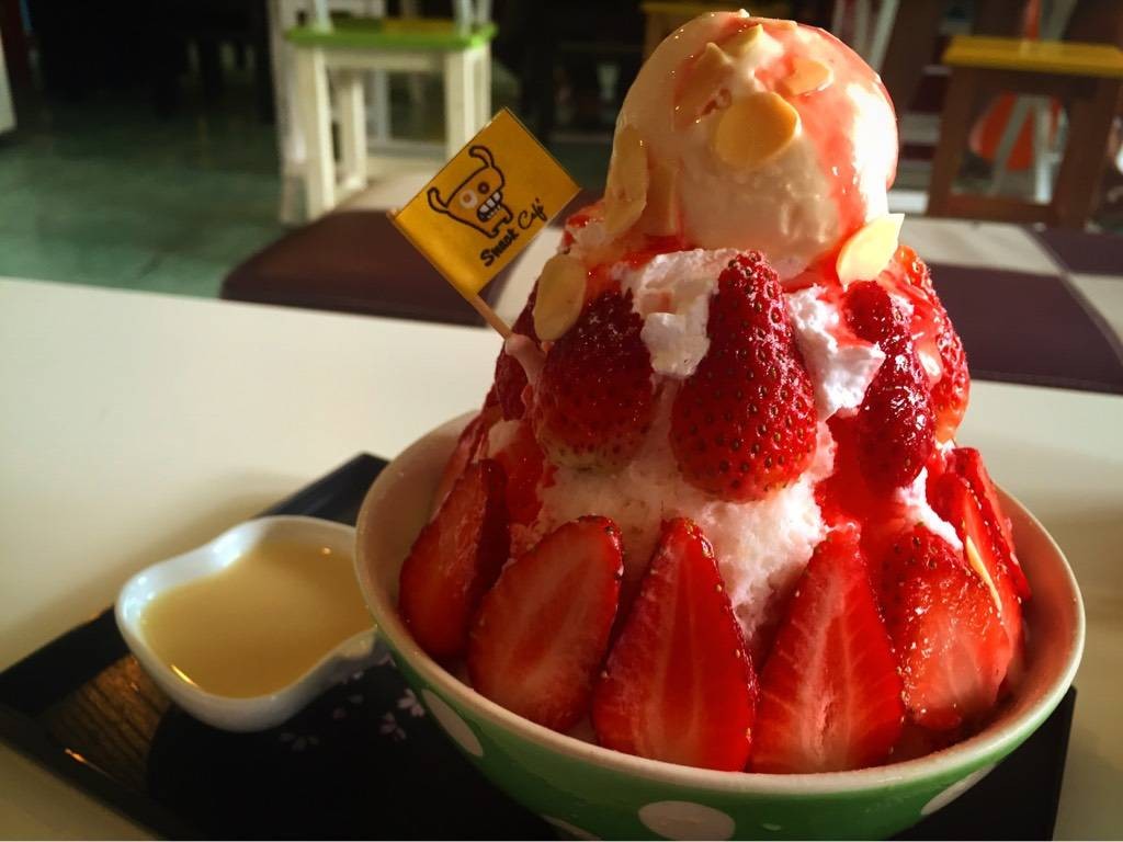Snack Cafe หน้าโรงเรียนสภาราชินี - สั่งอาหารเดลิเวอรี | Wongnai x LINE MAN