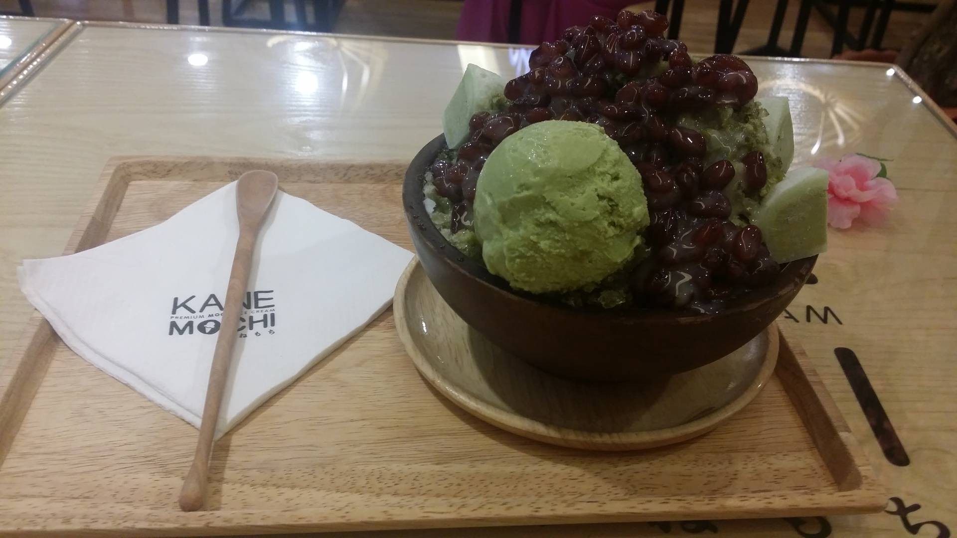 รีวิว Kane Mochi Central World - อากาศร้อนแบบนี้ ต้องน้ำแข็งใสชาเขียวถั่วแดงคลายร้อนสิค่ะ อร่อย ...
