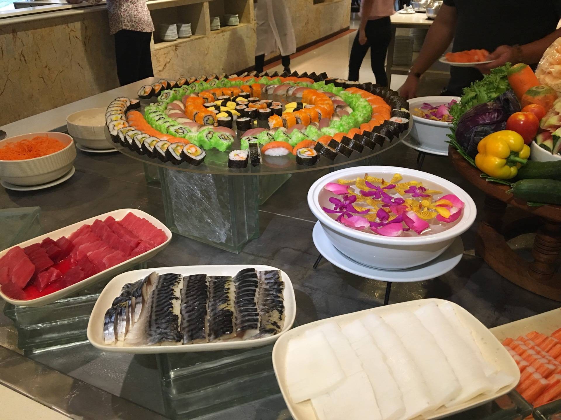 รูป Tawan Restaurant Outlet in Duangtawan Hotel Chiang Mai - Wongnai