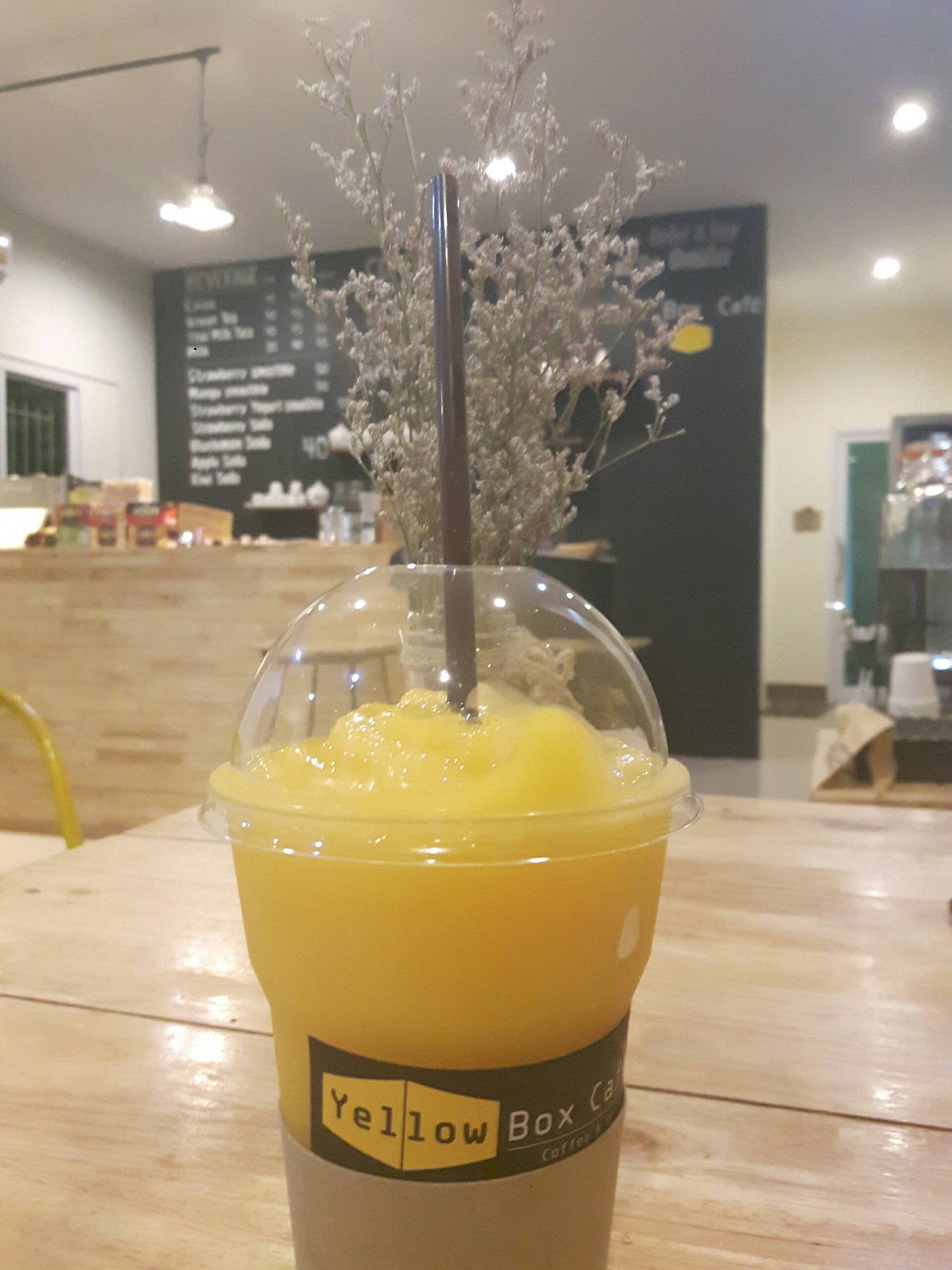 รีวิว Yellow Box Cafe เชียงราย - ร้านบรรยากาศดี นั่งสบาย