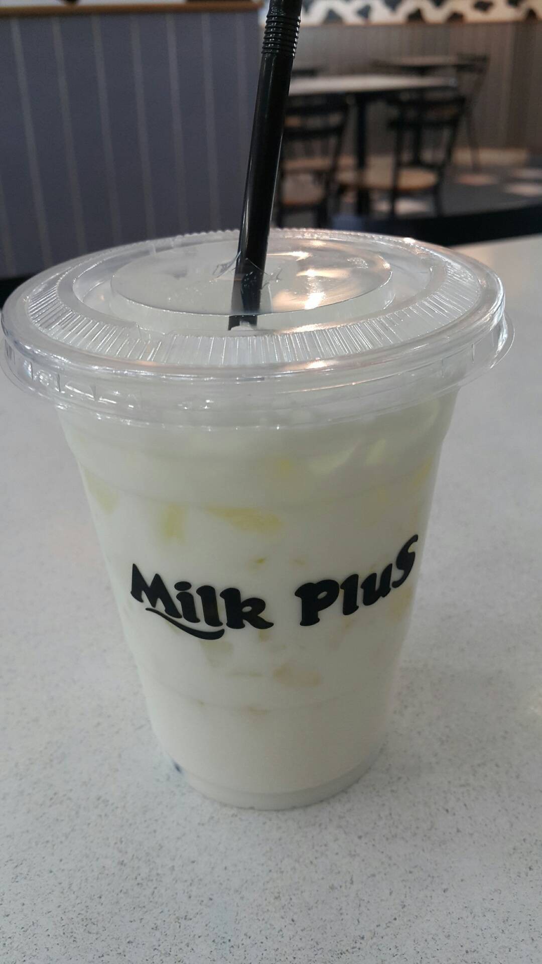 รีวิว MILK PLUS มาบุญครองเซ็นเตอร์ ชั้น 1 - Milk Plus ร้านนม...นั่งสบาย ...