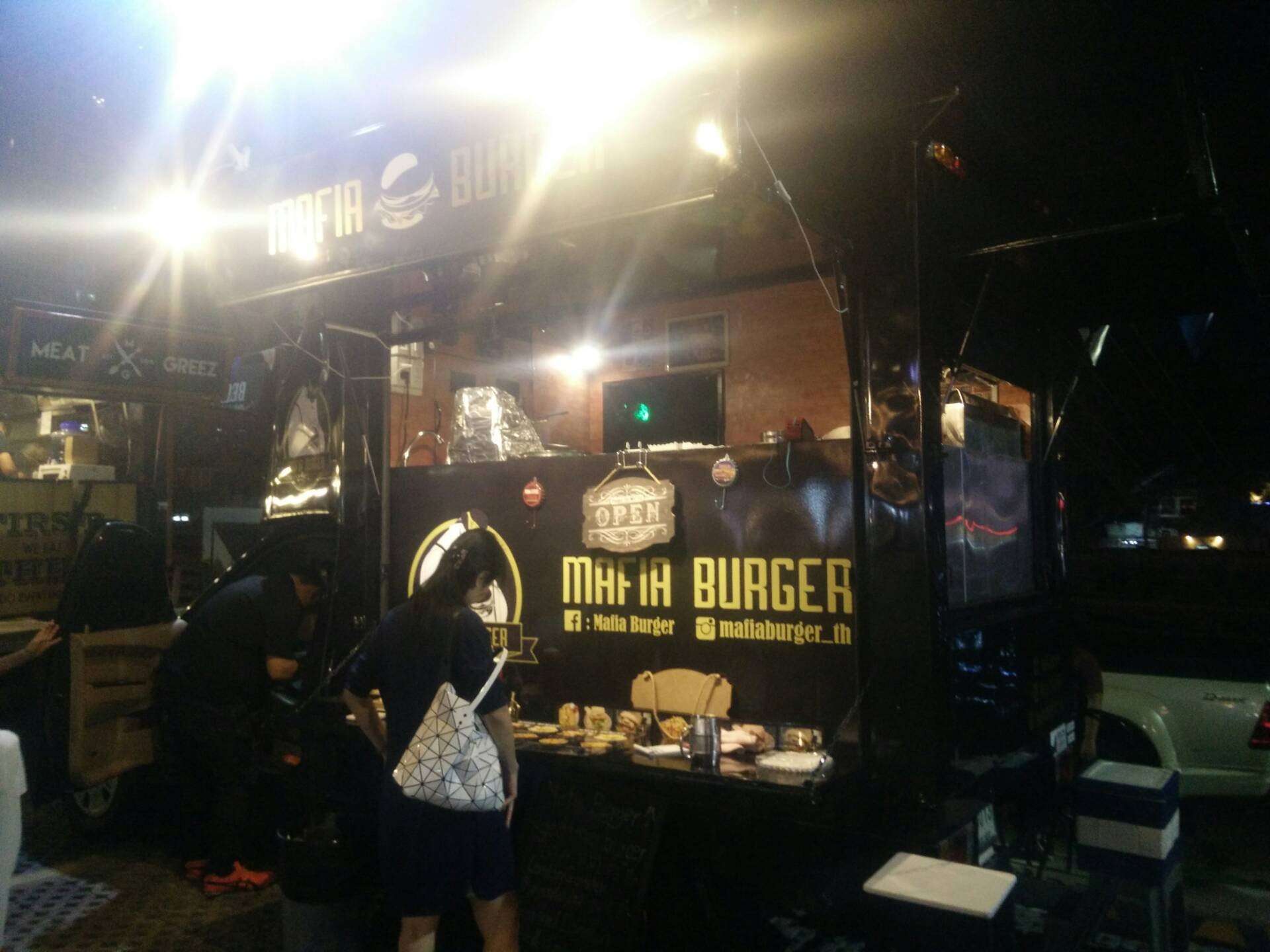 รีวิว Mafia Burger พระราม 3 - Burger กรุบกรอบ - Wongnai