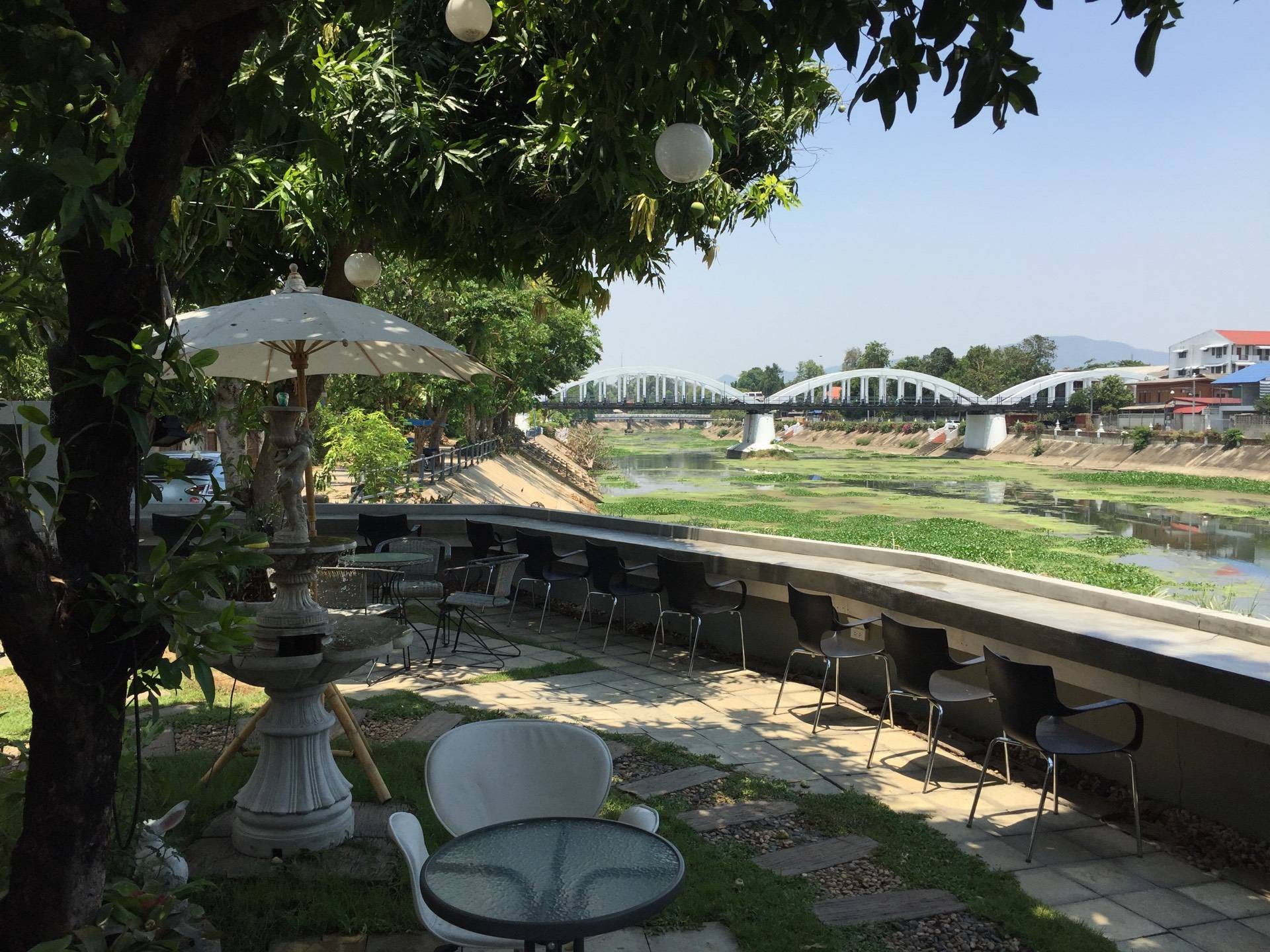 รีวิว a garden - บรรยากาศเป็นเลิศ