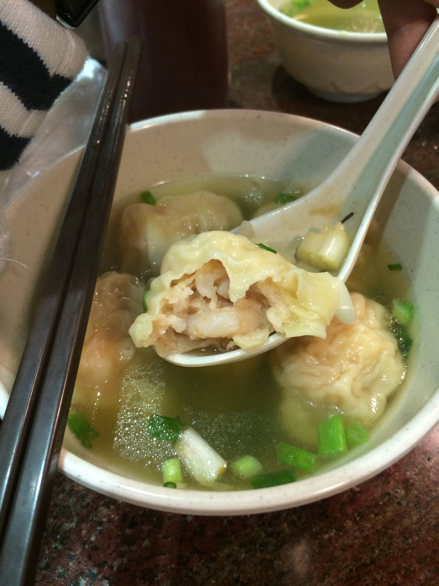 รีวิว Lung Kee - Lung Kee เกี้ยวกุ้งในตำนาน