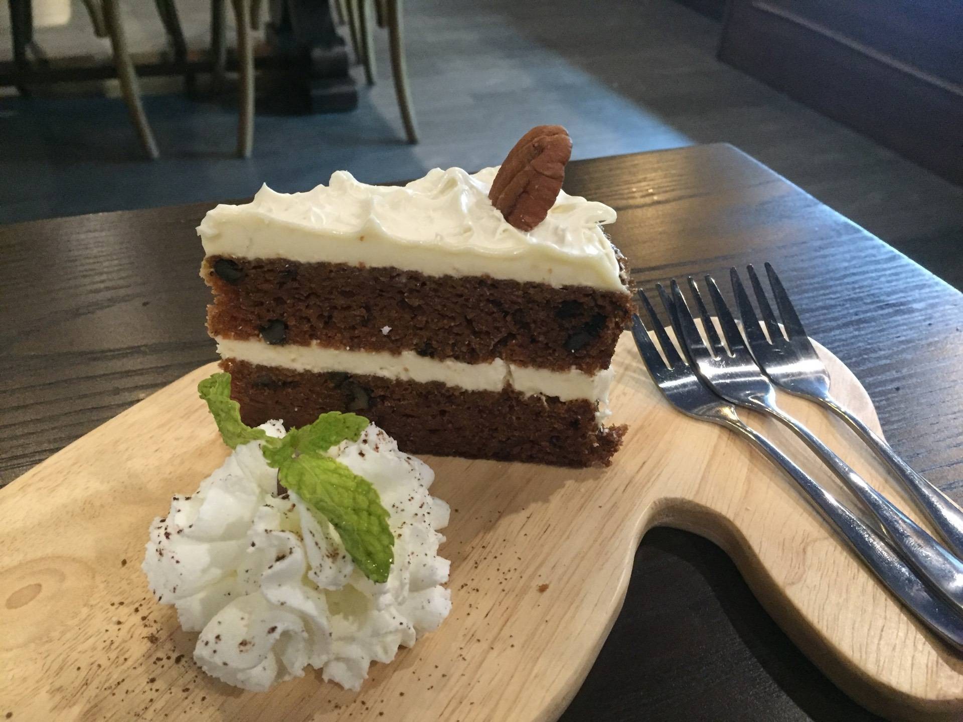 รีวิว One Two Four Talingchan - ร้านสวย พนักงานน่ารัก อาหารอร่อย